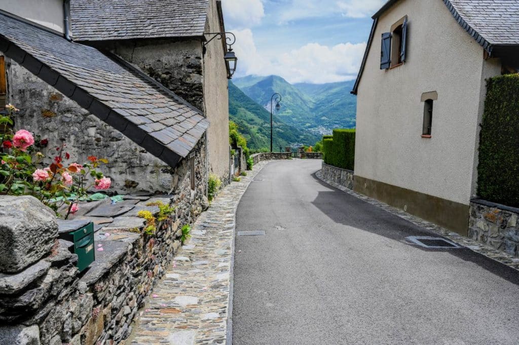 AMENAGEMENT DE LA PLACE DE LA MAIRIE ET DE L'ENTREE DU VILLAGE DE ...